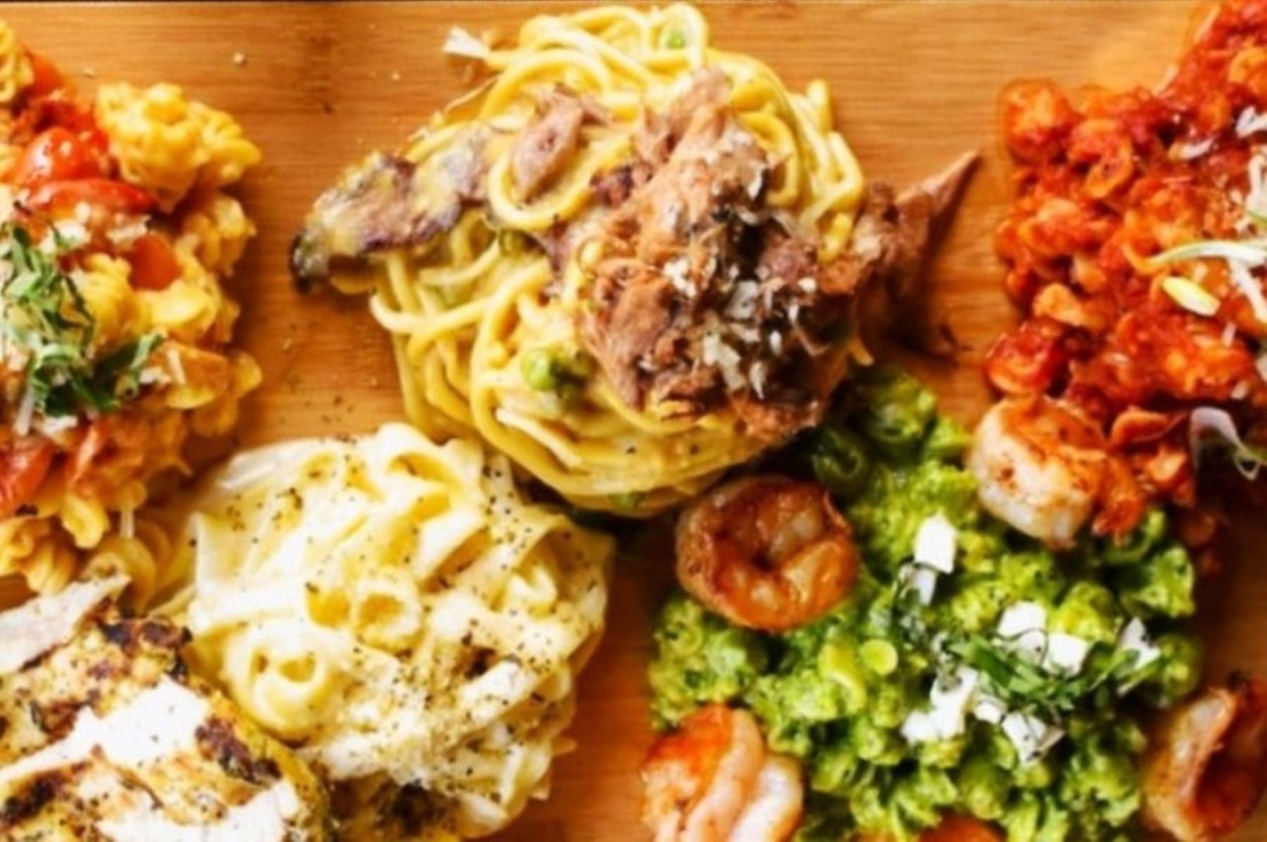 Solve Pasta-Flight-with-Wine jigsaw puzzle online with 150 pieces