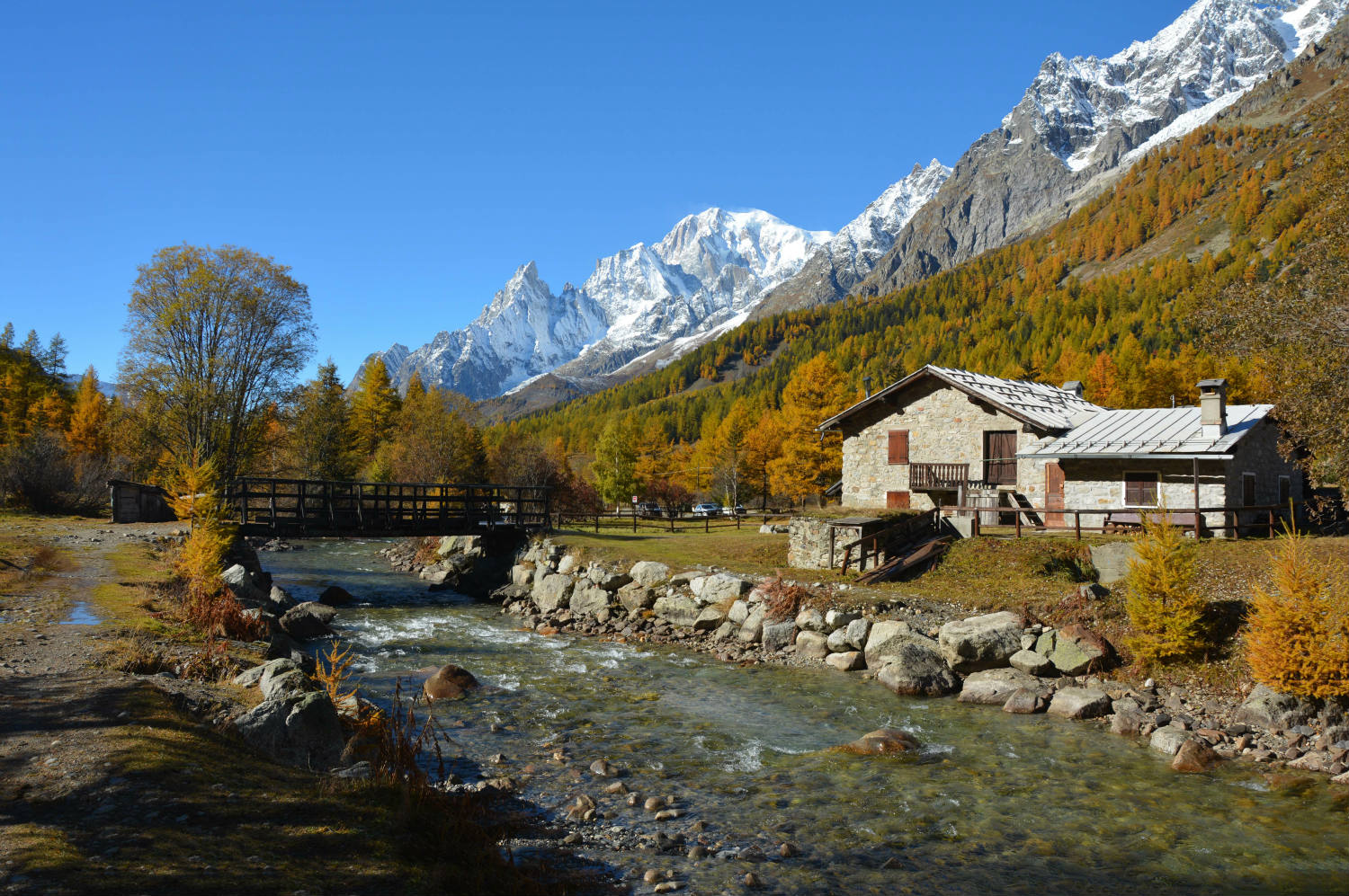 Solve Prasec jigsaw puzzle online with 150 pieces