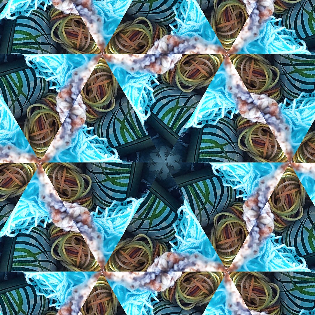 Solve Kaleido jigsaw puzzle online with 16 pieces