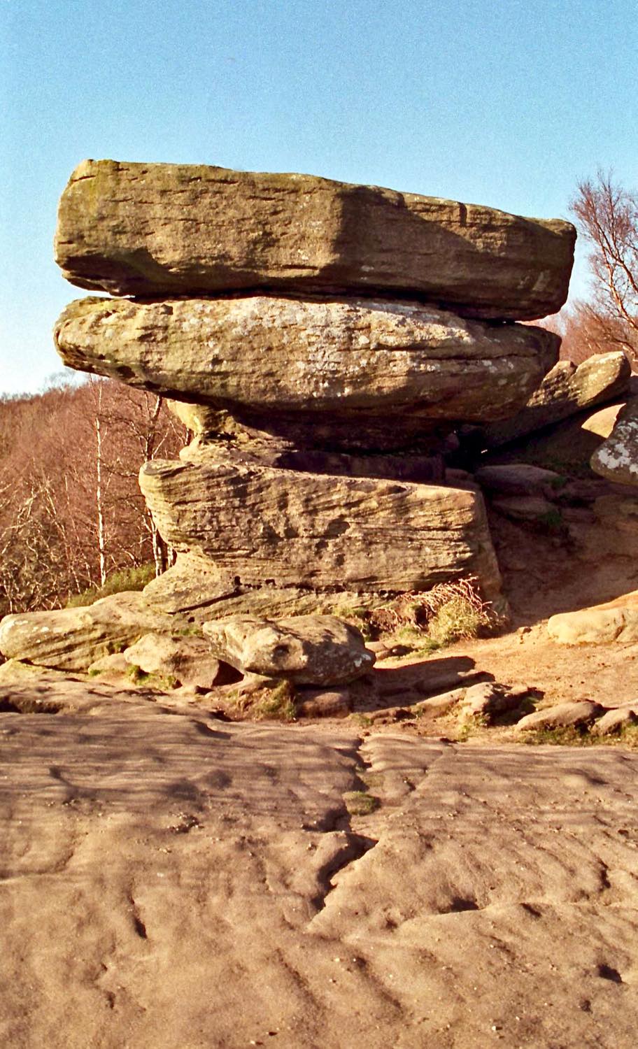 Solve Brimham Rocks jigsaw puzzle online with 96 pieces