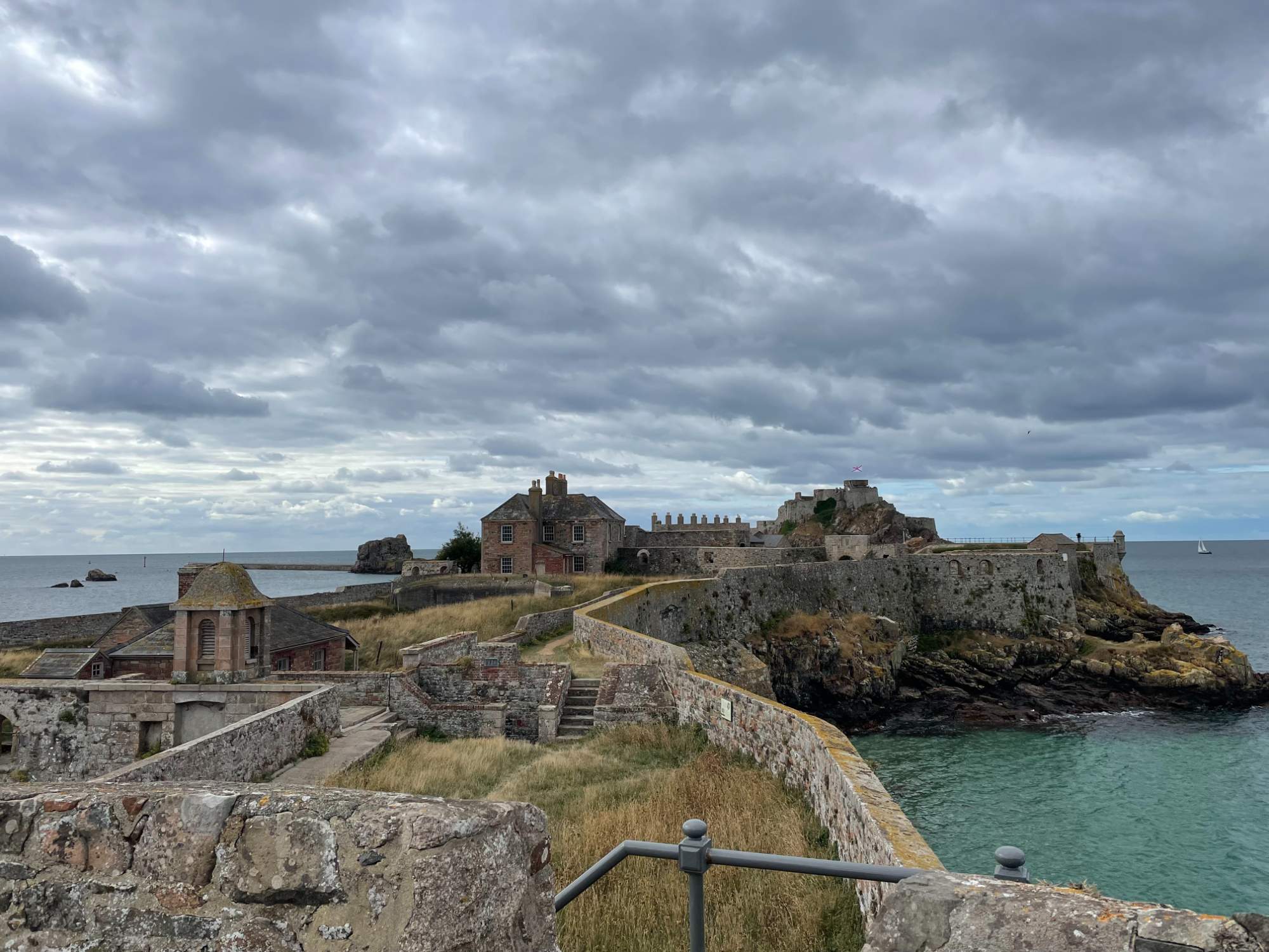 Solve Elizabeth Castle View jigsaw puzzle online with 252 pieces