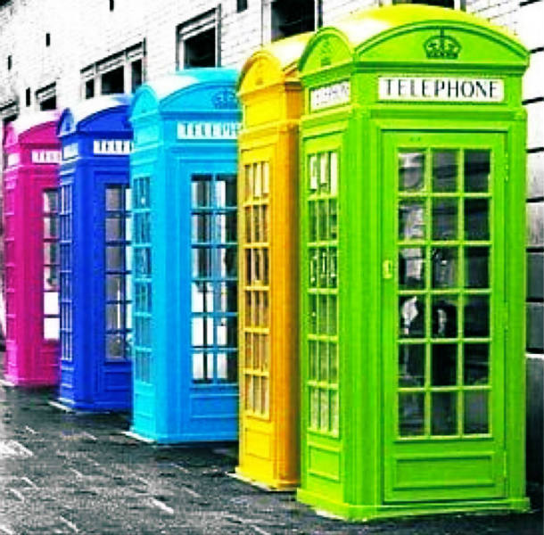 Solve Telephone Boxes jigsaw puzzle online with 9 pieces