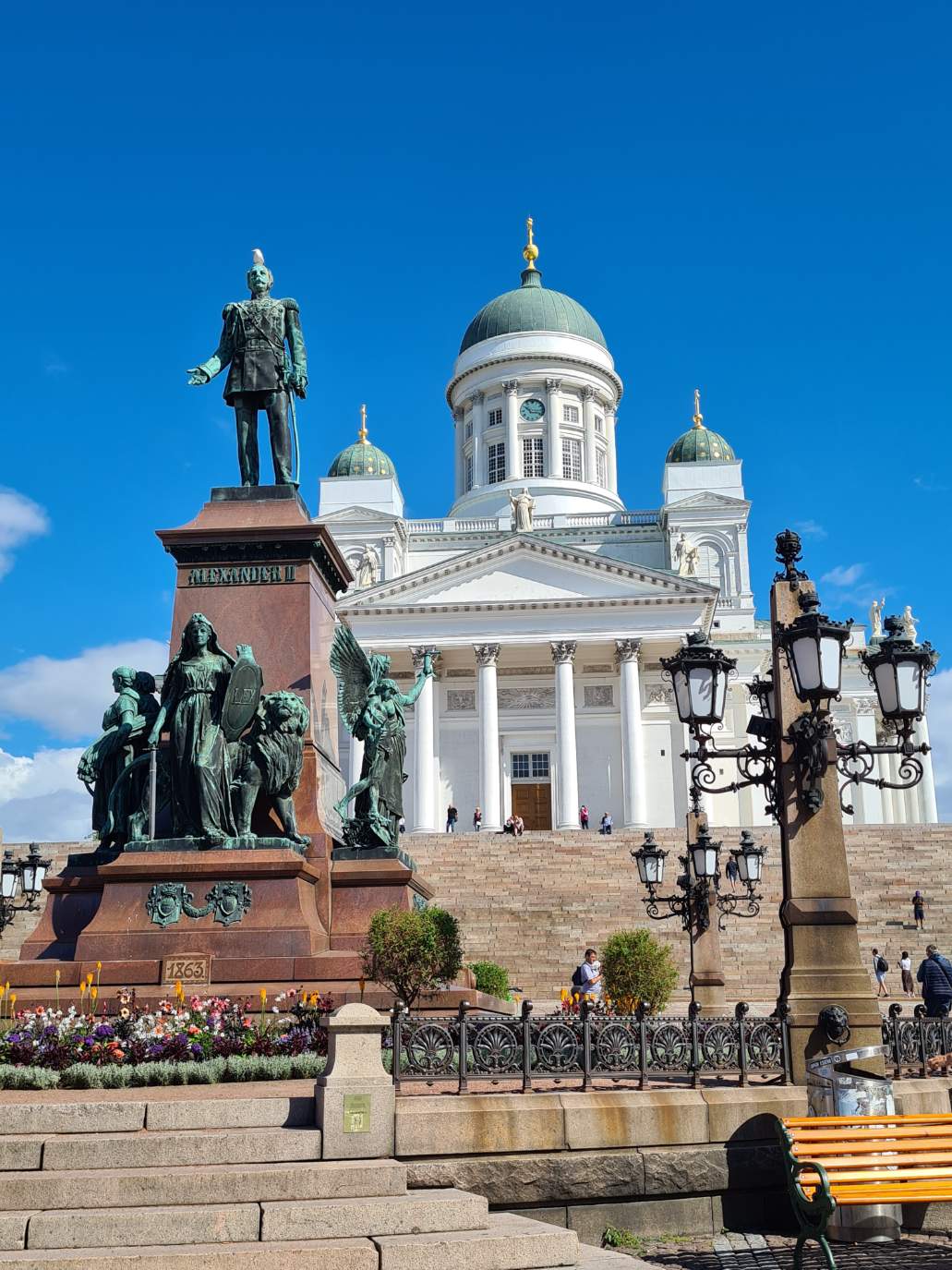 Solve Helsinki jigsaw puzzle online with 99 pieces
