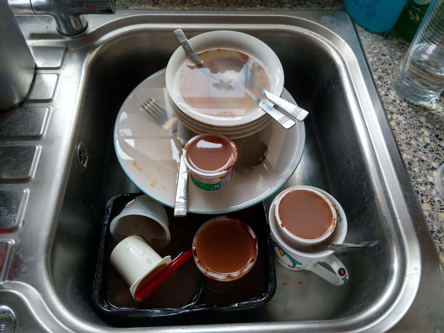 Solve A pile of dishes in a sink (UK) jigsaw puzzle online with 108 pieces