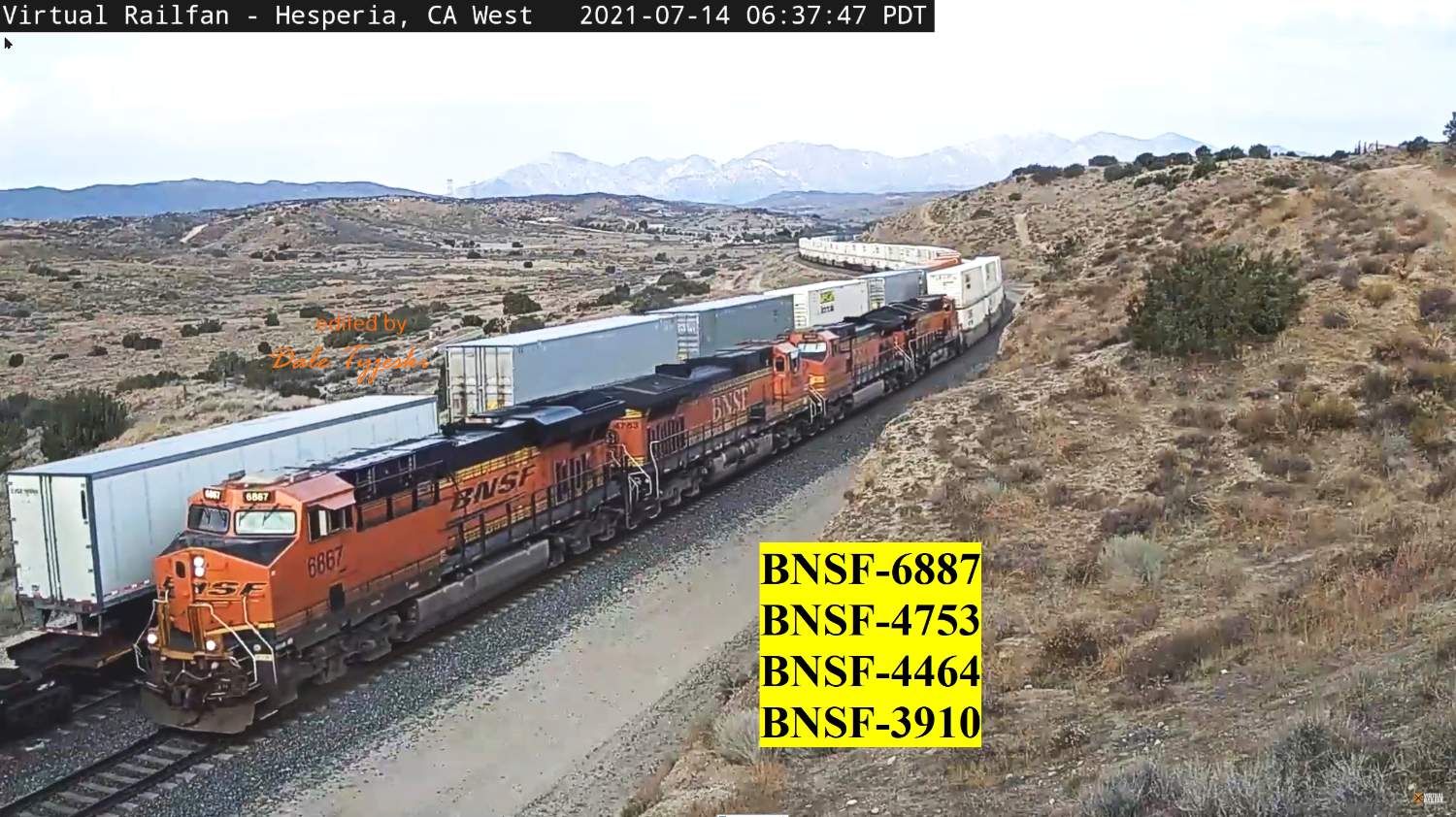 Solve BNSF-6887, 4753, 4464, 3910 at Hesperia,CA/USA jigsaw puzzle online with 66 pieces
