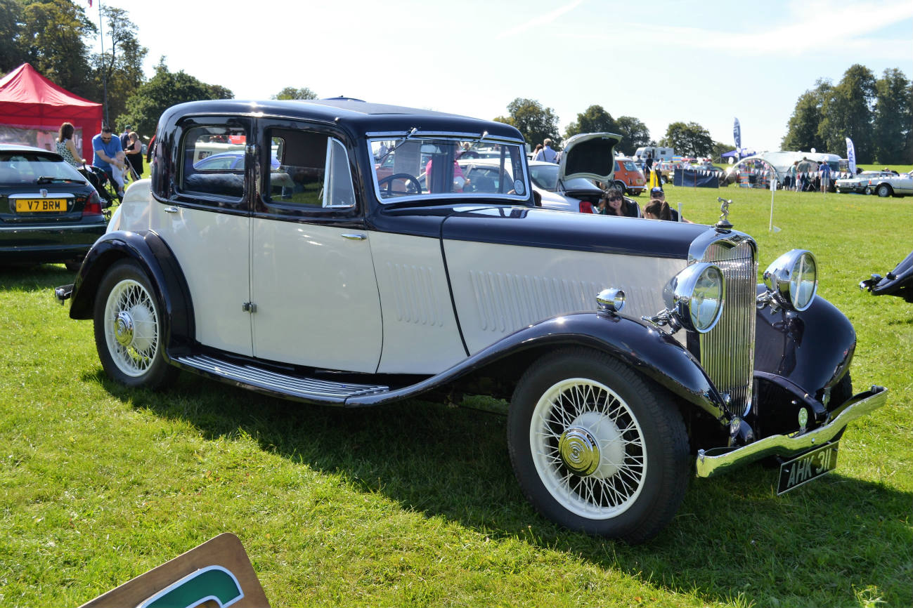 Solve 1933 Singer 'Don Kaye' Coupe jigsaw puzzle online with 117 pieces
