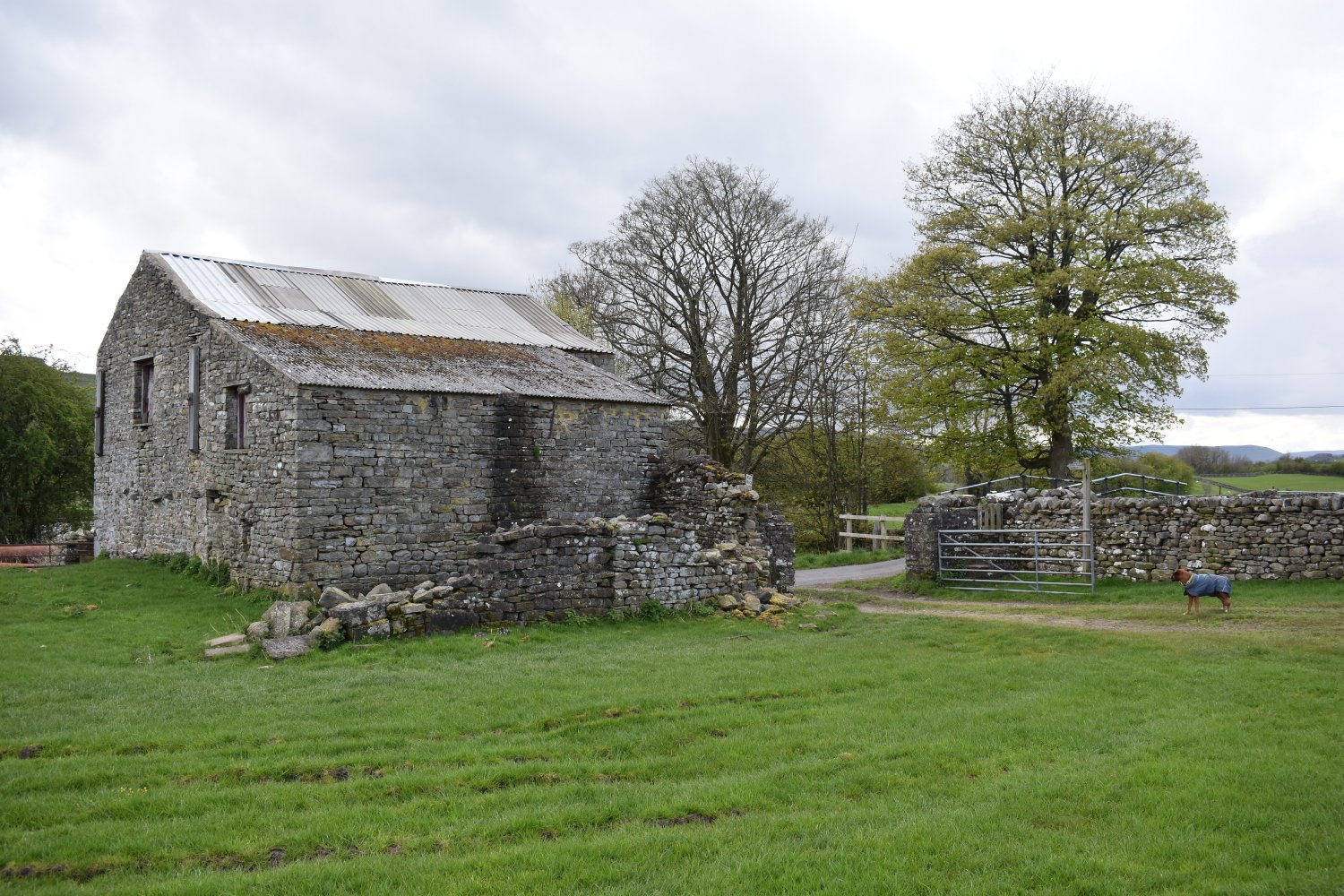Solve The old stone barn, note the wooden oak wall patresses. jigsaw ...