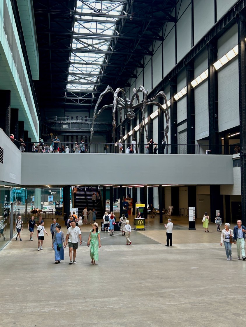 Solve Tate Modern, London jigsaw puzzle online with 20 pieces