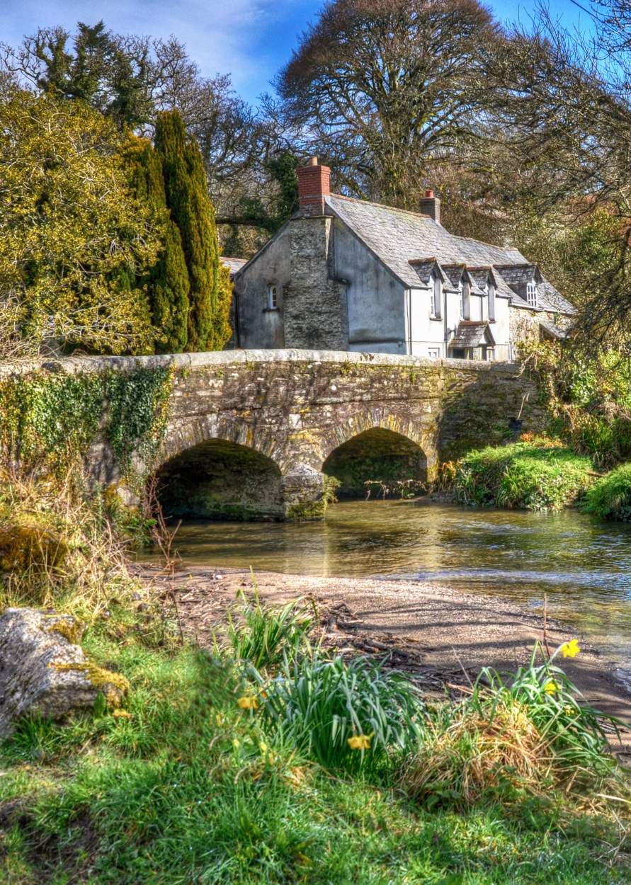 Solve "The tiny hamlet of Couch's Mill in Cornwall." jigsaw puzzle ...