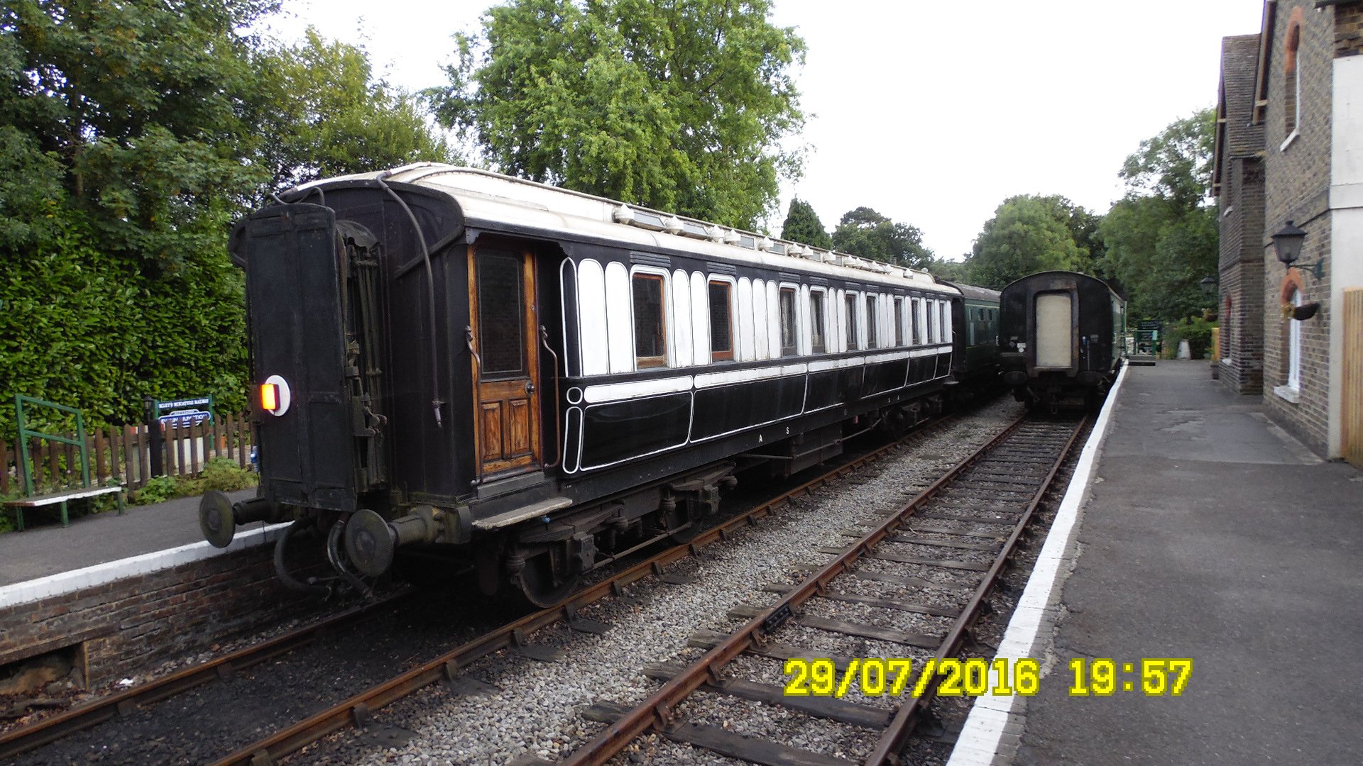 Solve Queen Victoria's coach-Isfield station-The Lavender Line jigsaw ...