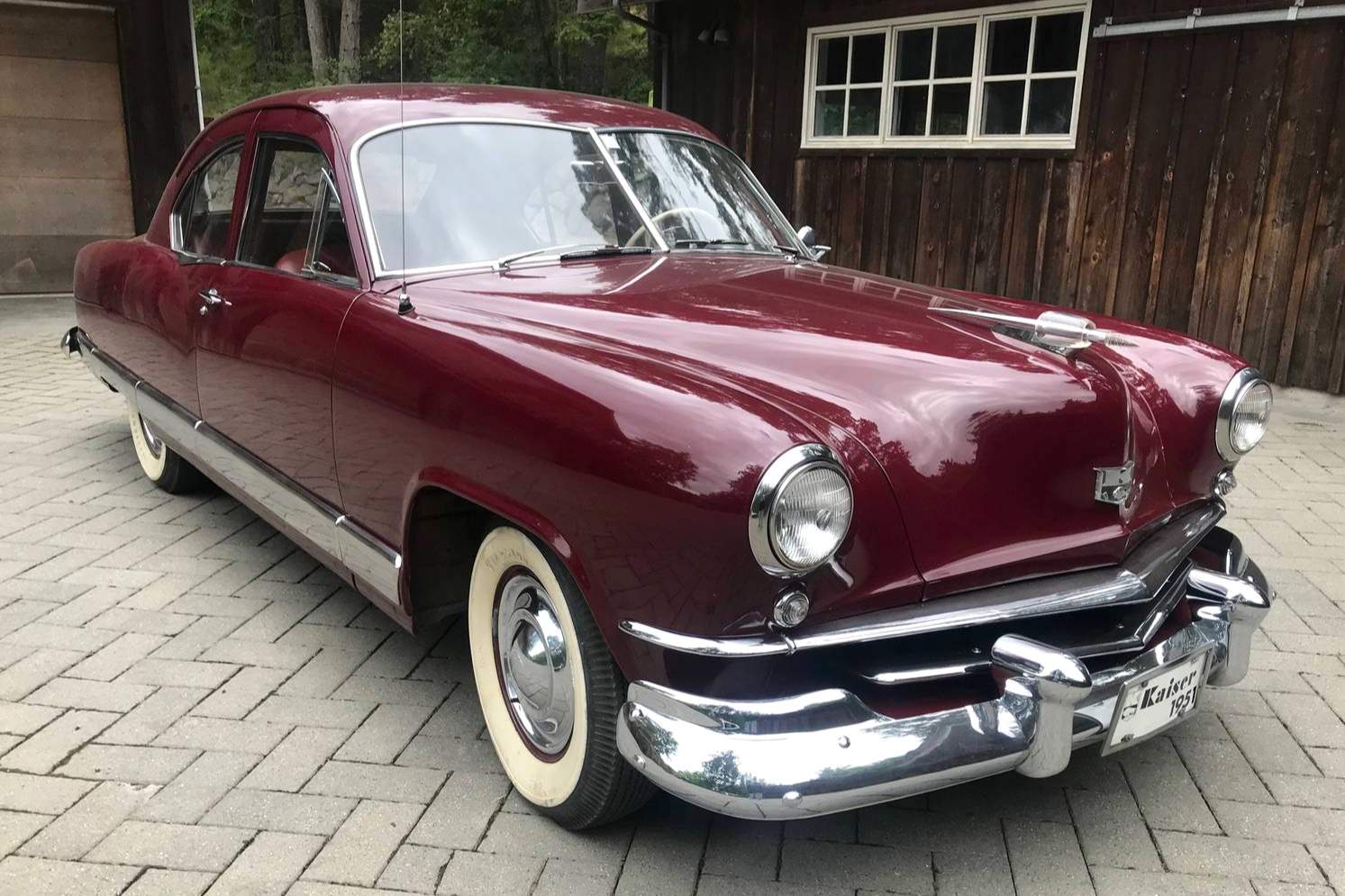 Jigsaw Puzzle | 1951 Kaiser Deluxe 2-Door | 77 pieces | Jigidi