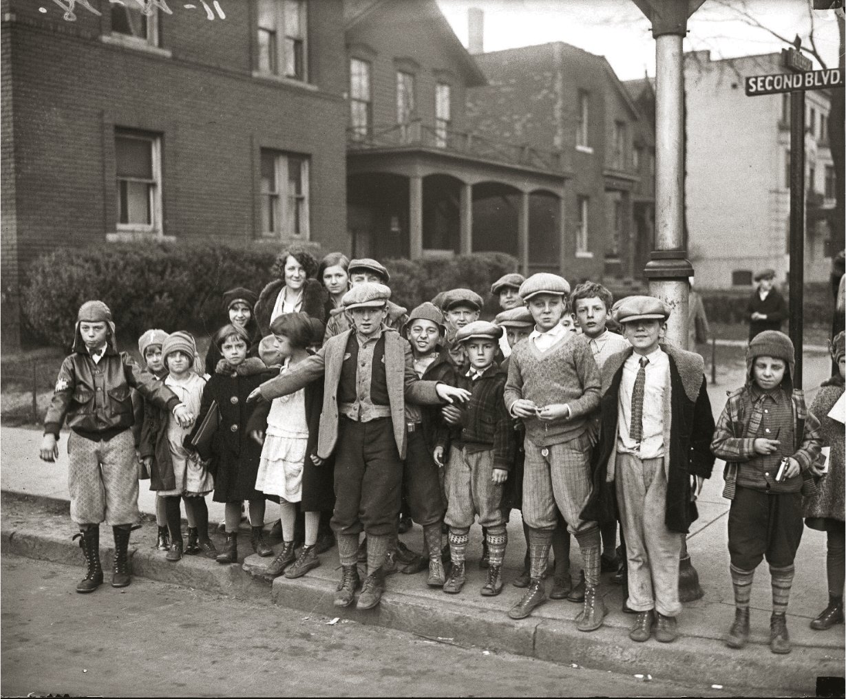 Solve Little rascals of Detroit, Nov. 28, 1928. School children wait to ...