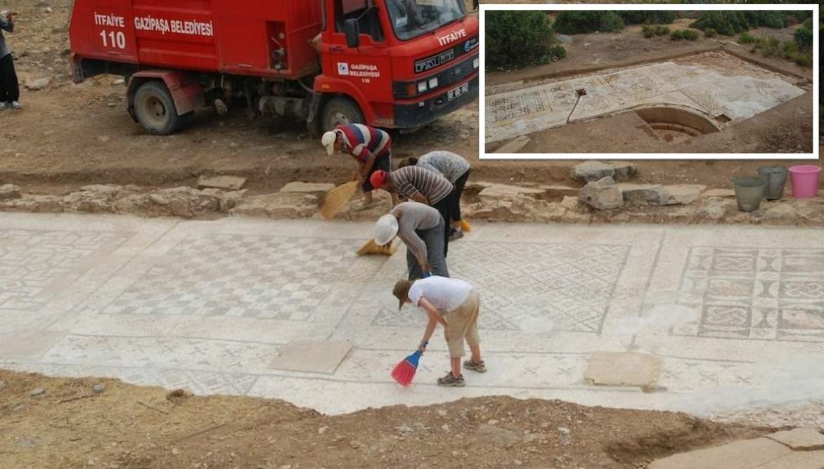 Solve Ancient Archaeology jigsaw puzzle online with 15 pieces