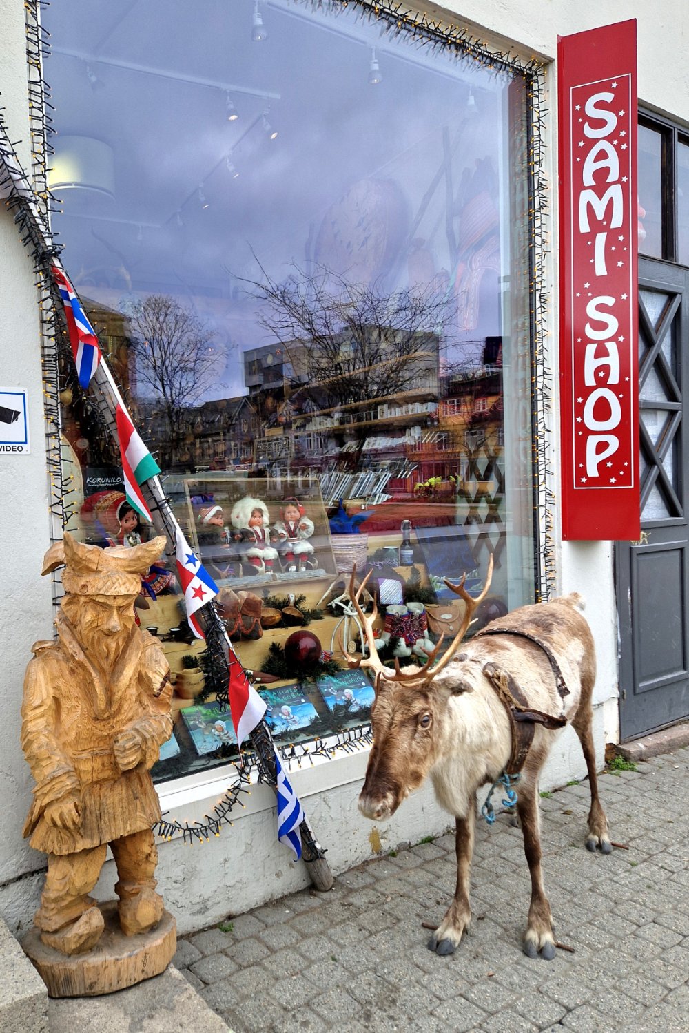 Solve Sami shop, Tromsø, Northern Norway jigsaw puzzle online with 96 ...