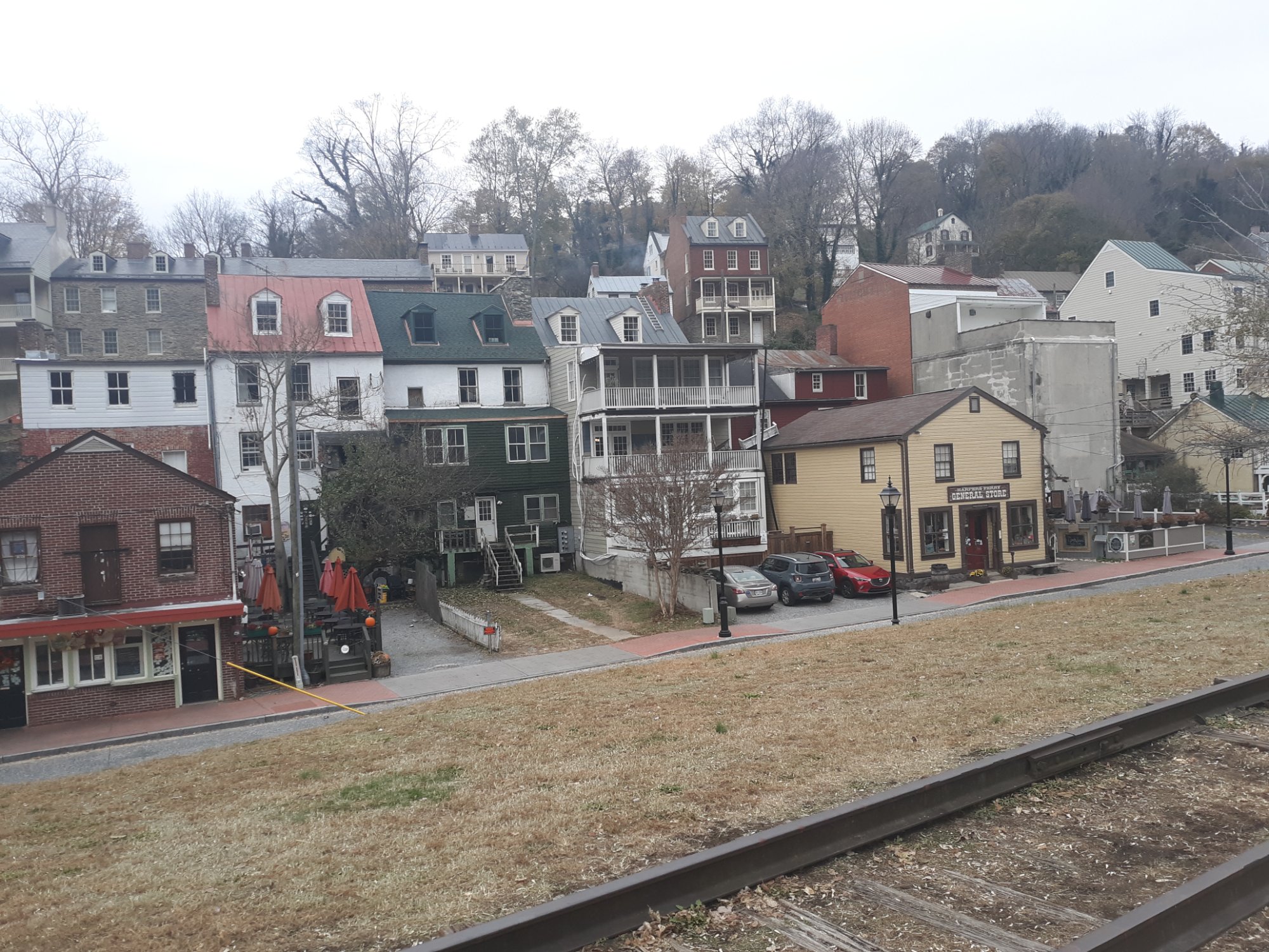 Solve Harpers Ferry WVA jigsaw puzzle online with 130 pieces