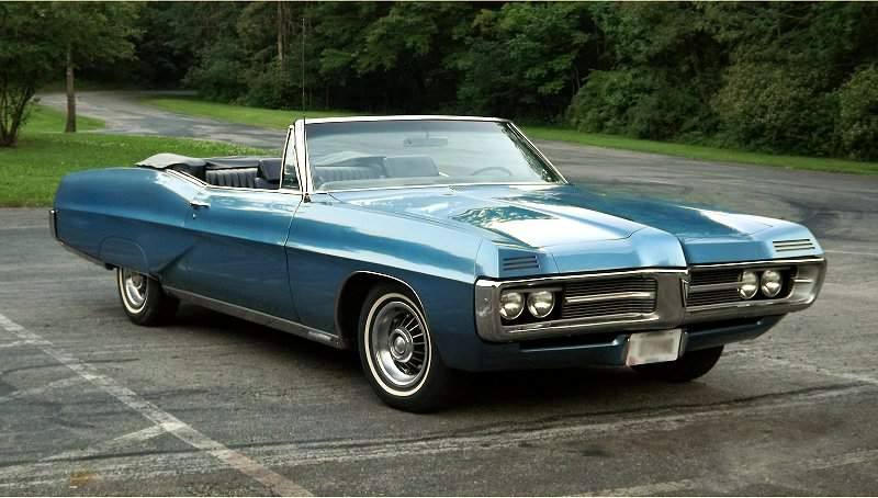 Solve 67 Grand Prix jigsaw puzzle online with 66 pieces