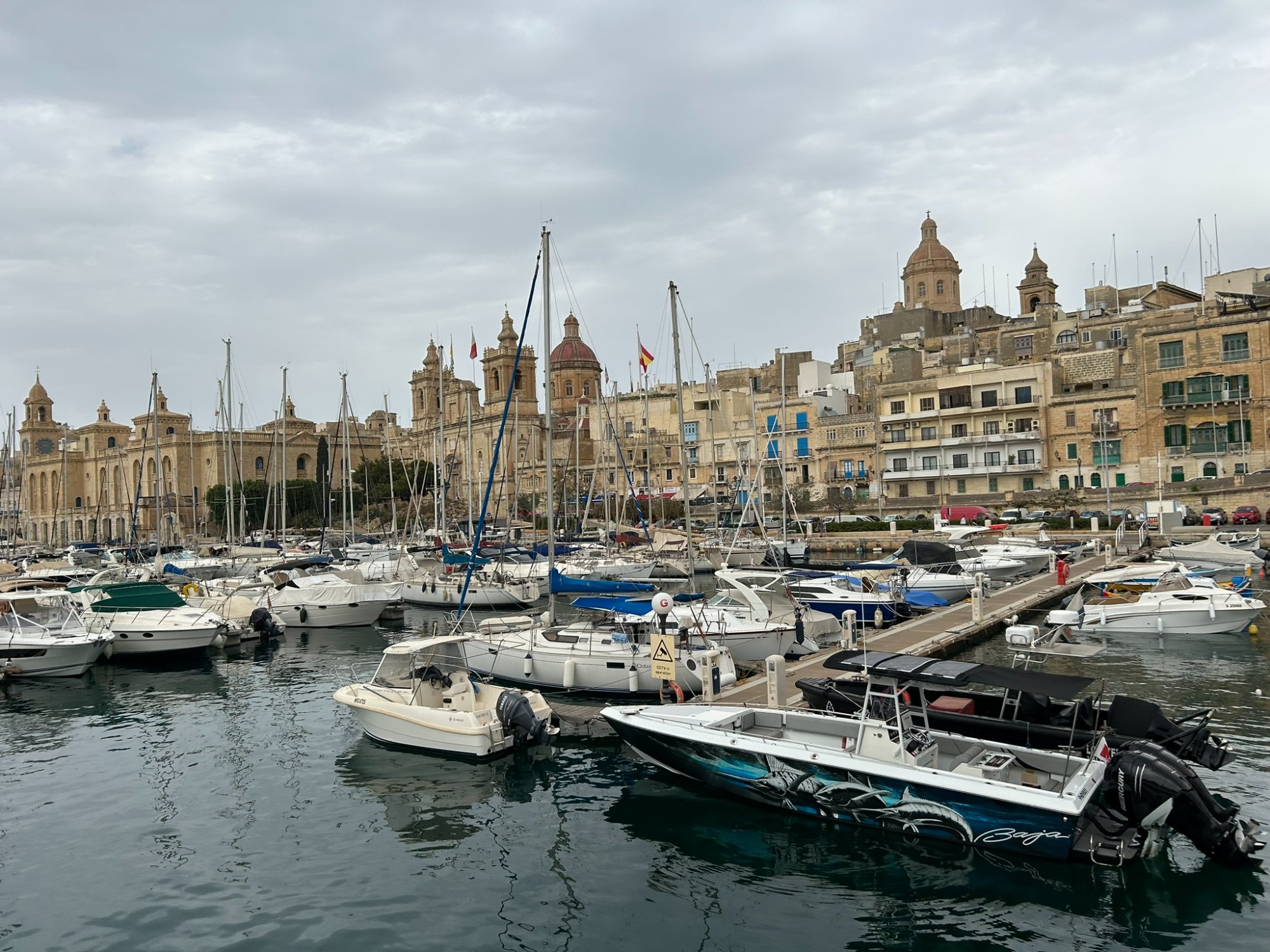 Solve Malta jigsaw puzzle online with 352 pieces