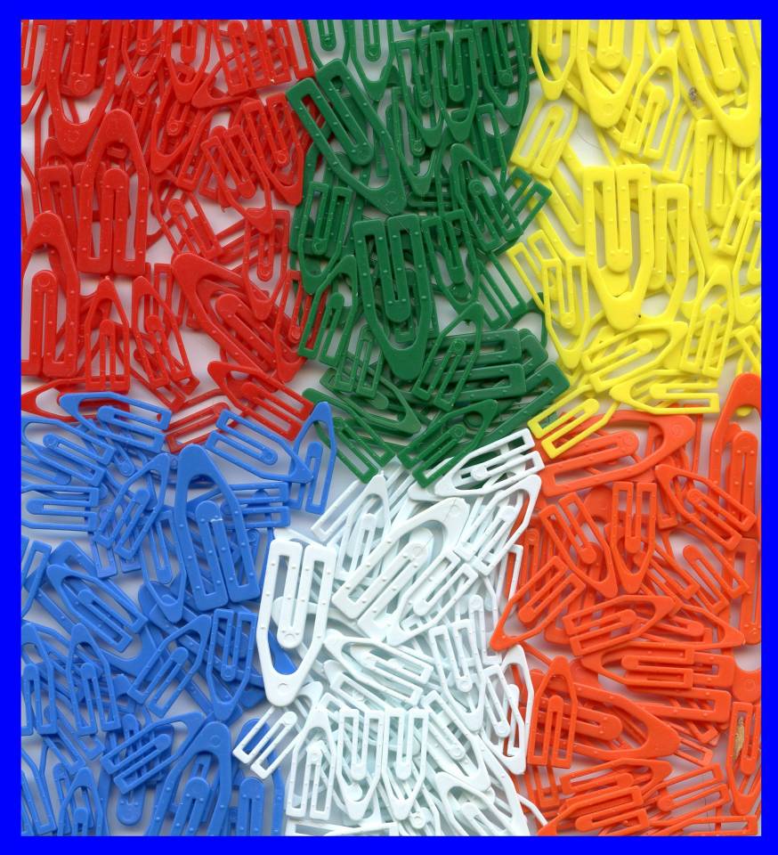 Solve Fun with Paper Clips - large jigsaw puzzle online with 306 pieces