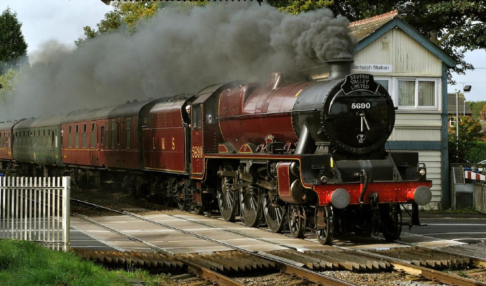 Jigsaw Puzzle | 112 pieces | LMS Stanier Jubilee Class 4-6-0 5690 ...