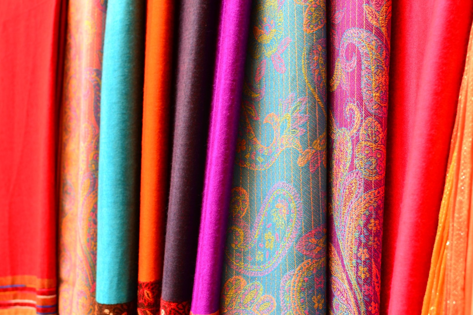 Solve cloth jigsaw puzzle online with 40 pieces