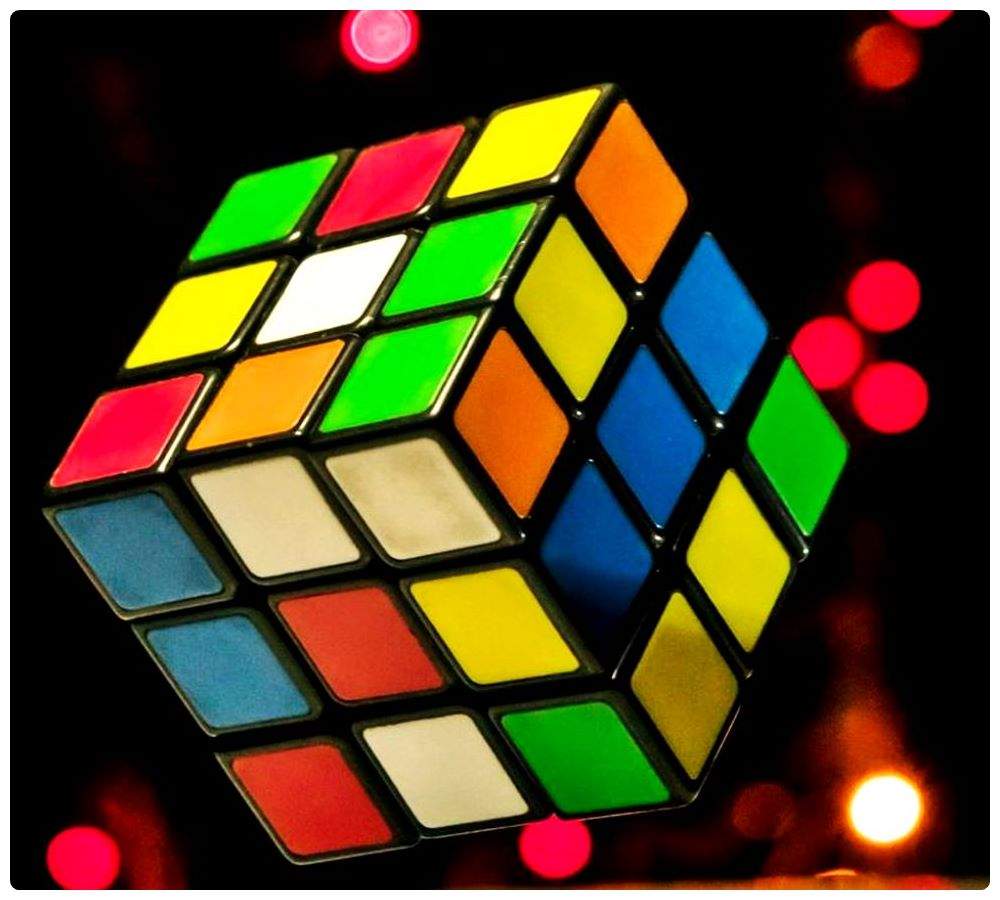 Solve The Colours of Rubiks Cube jigsaw puzzle online with 210 pieces