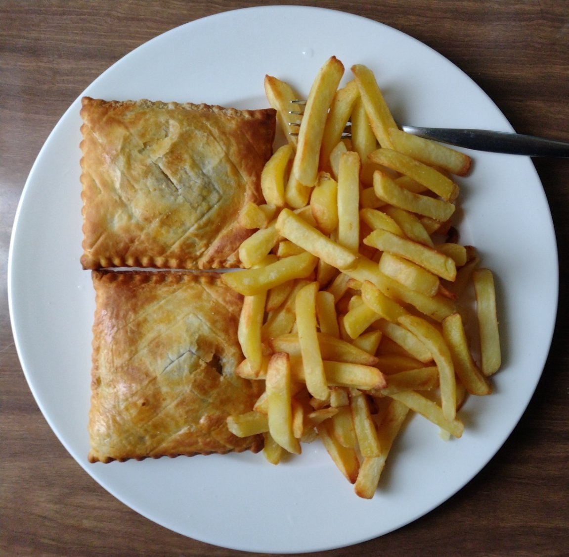 Solve Wobbly food I had - Beef pies (air fried) & chips (oven baked ...