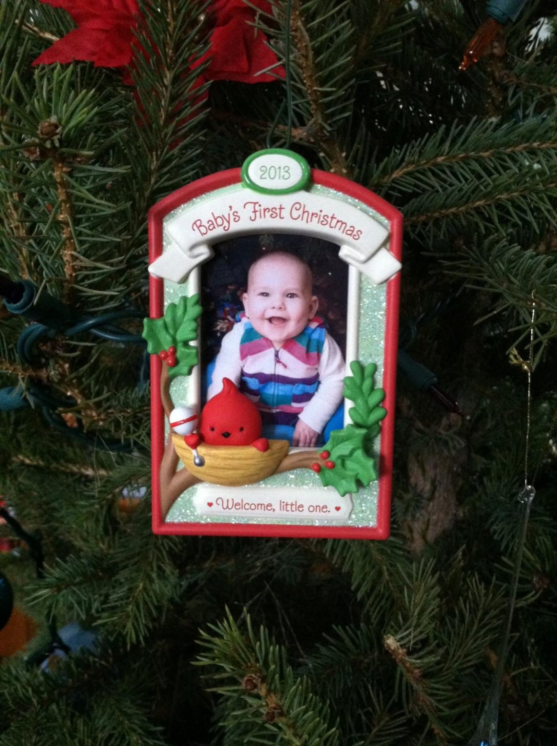 Solve Anna's ornament jigsaw puzzle online with 140 pieces