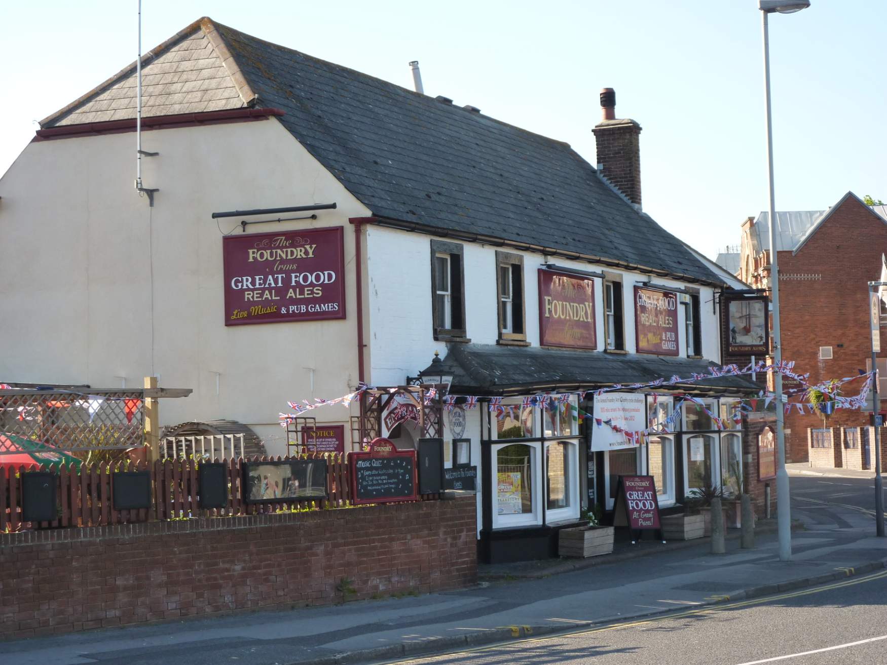 Solve 26 05 2012 Foundry Arms Pub, Poole Dorset jigsaw puzzle online ...