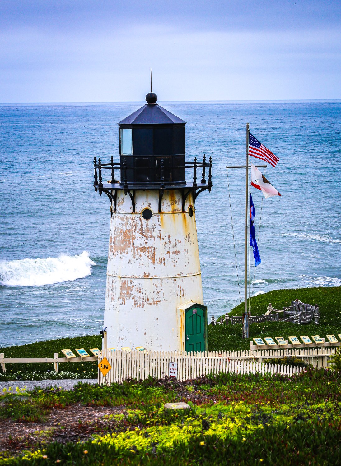 Jigsaw Puzzle | 88 pieces | CALIFORNIA LIGHTHOUSE | Jigidi