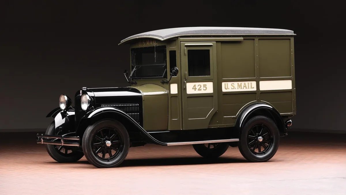 Solve 1929 Dover US. Mail Truck jigsaw puzzle online with 66 pieces