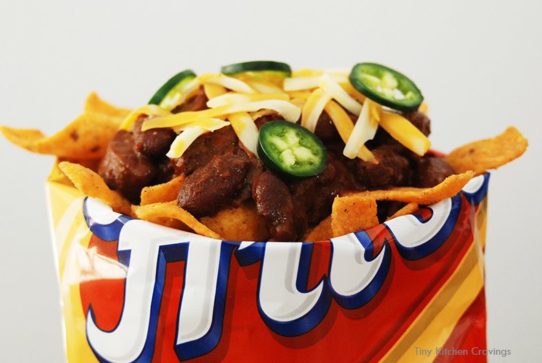 Solve Frito Pie jigsaw puzzle online with 24 pieces