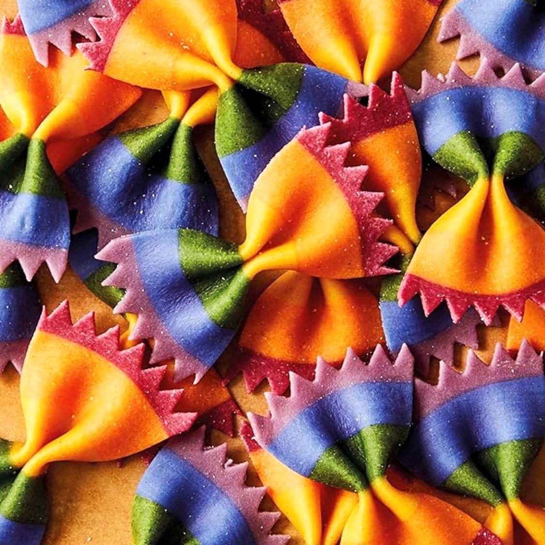 Solve Rainbow Pasta jigsaw puzzle online with 25 pieces