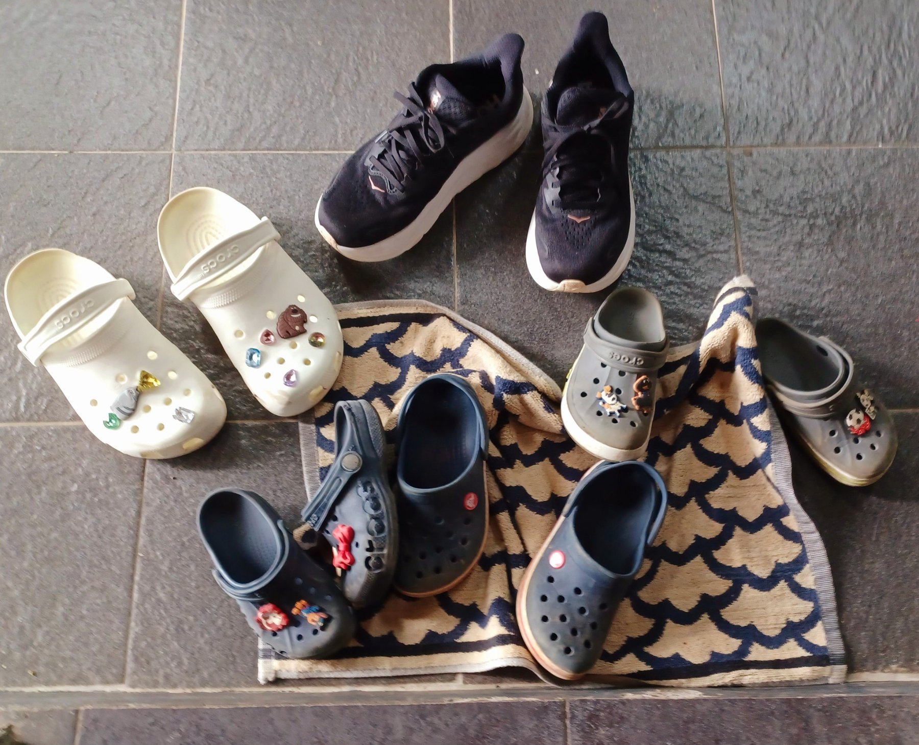 Solve I had after-school visitors today. Moms with pre-schoolers and kindergarteners. jigsaw ...