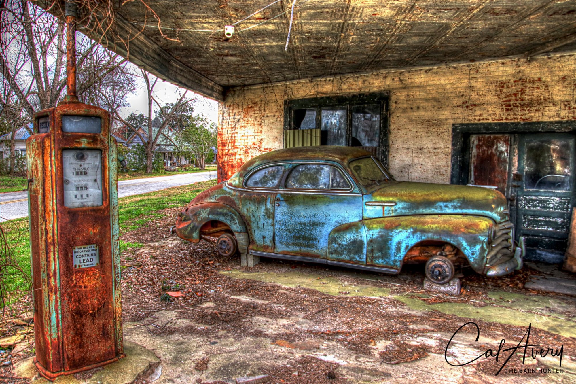 Solve Rust jigsaw puzzle online with 600 pieces