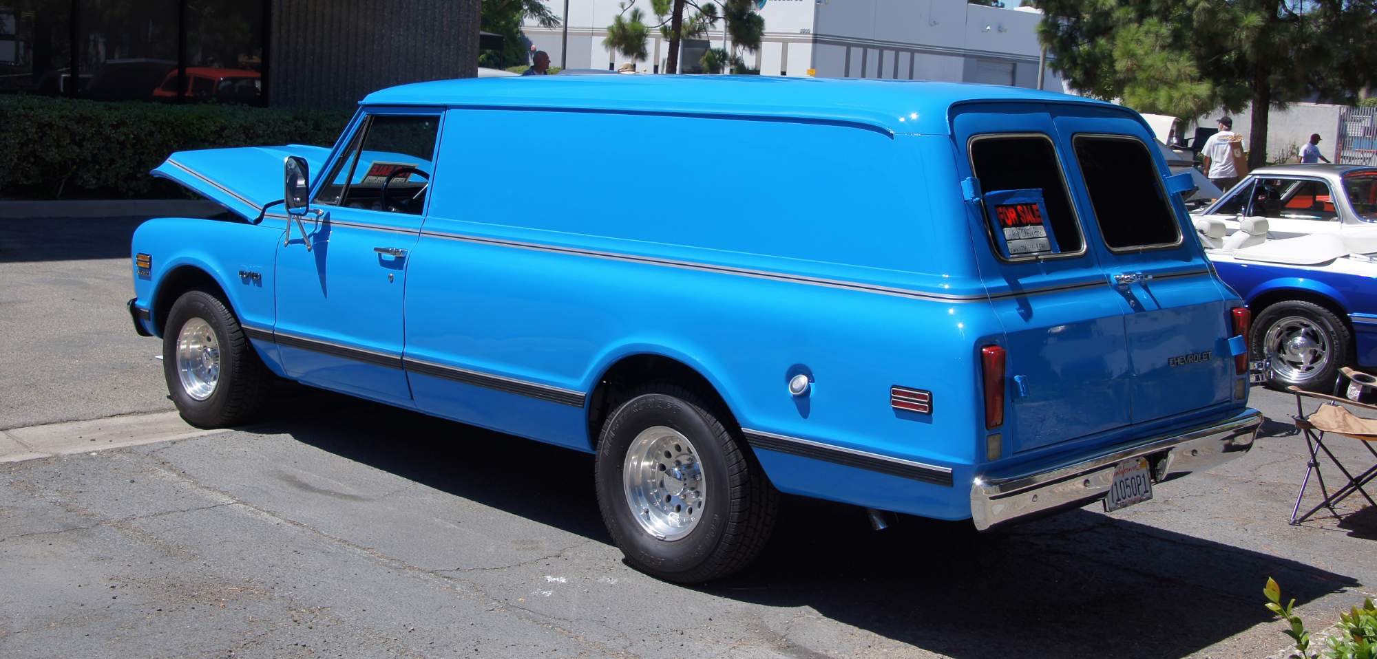 Solve 1968 Chevy C10 Panel Truck jigsaw puzzle online with 136 pieces