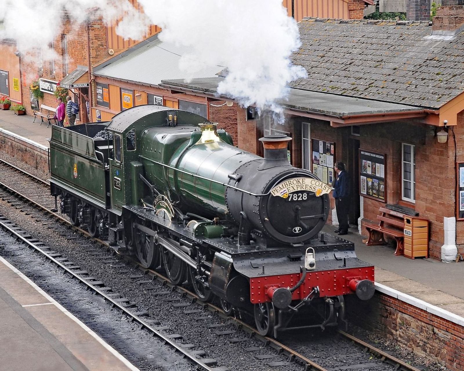 Solve GWR 78xx Class 4-6-0 7828 Odney Manor at Bishops Lydeard. jigsaw ...