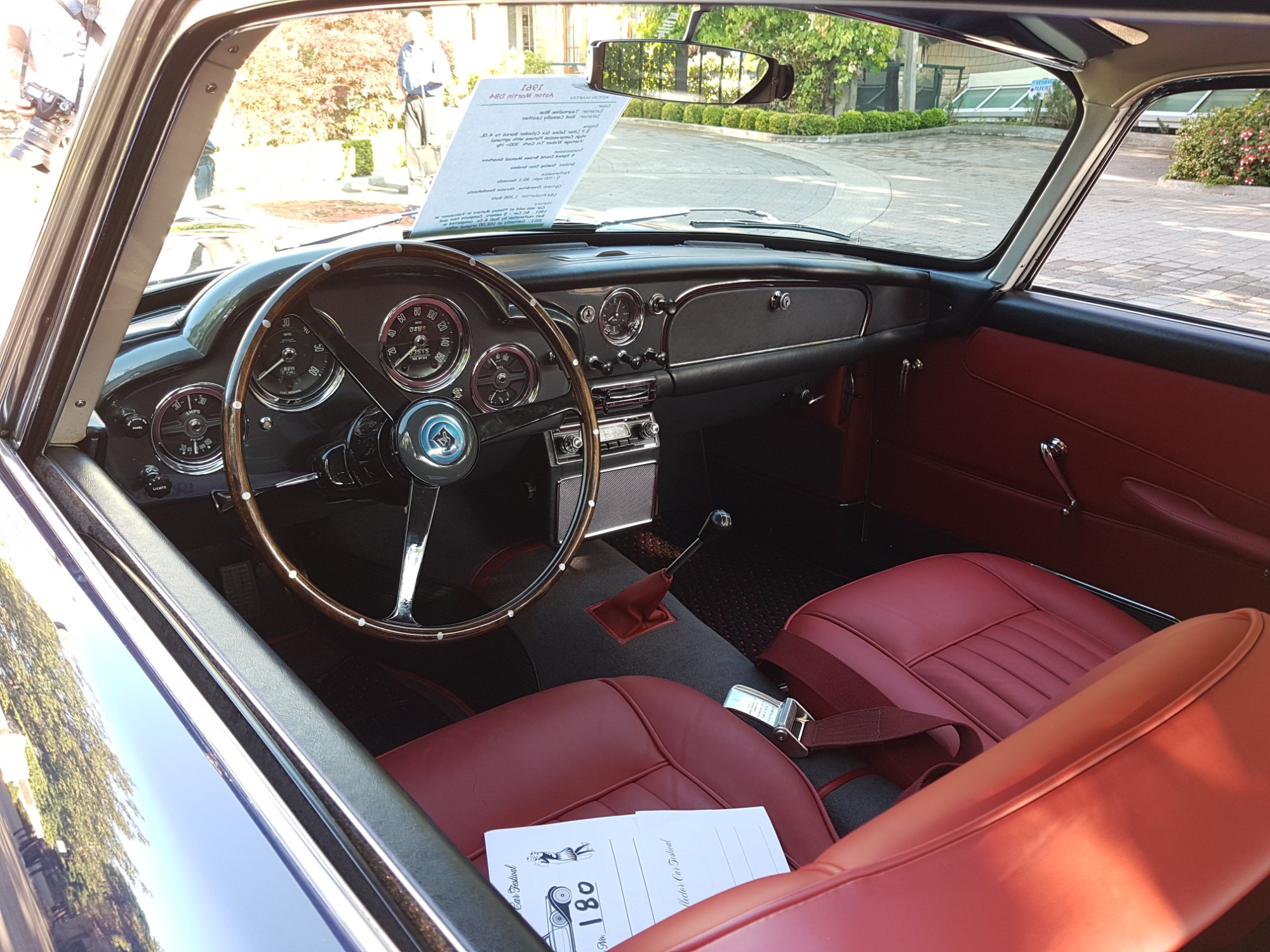 Solve Astin Martin interior jigsaw puzzle online with 221 pieces