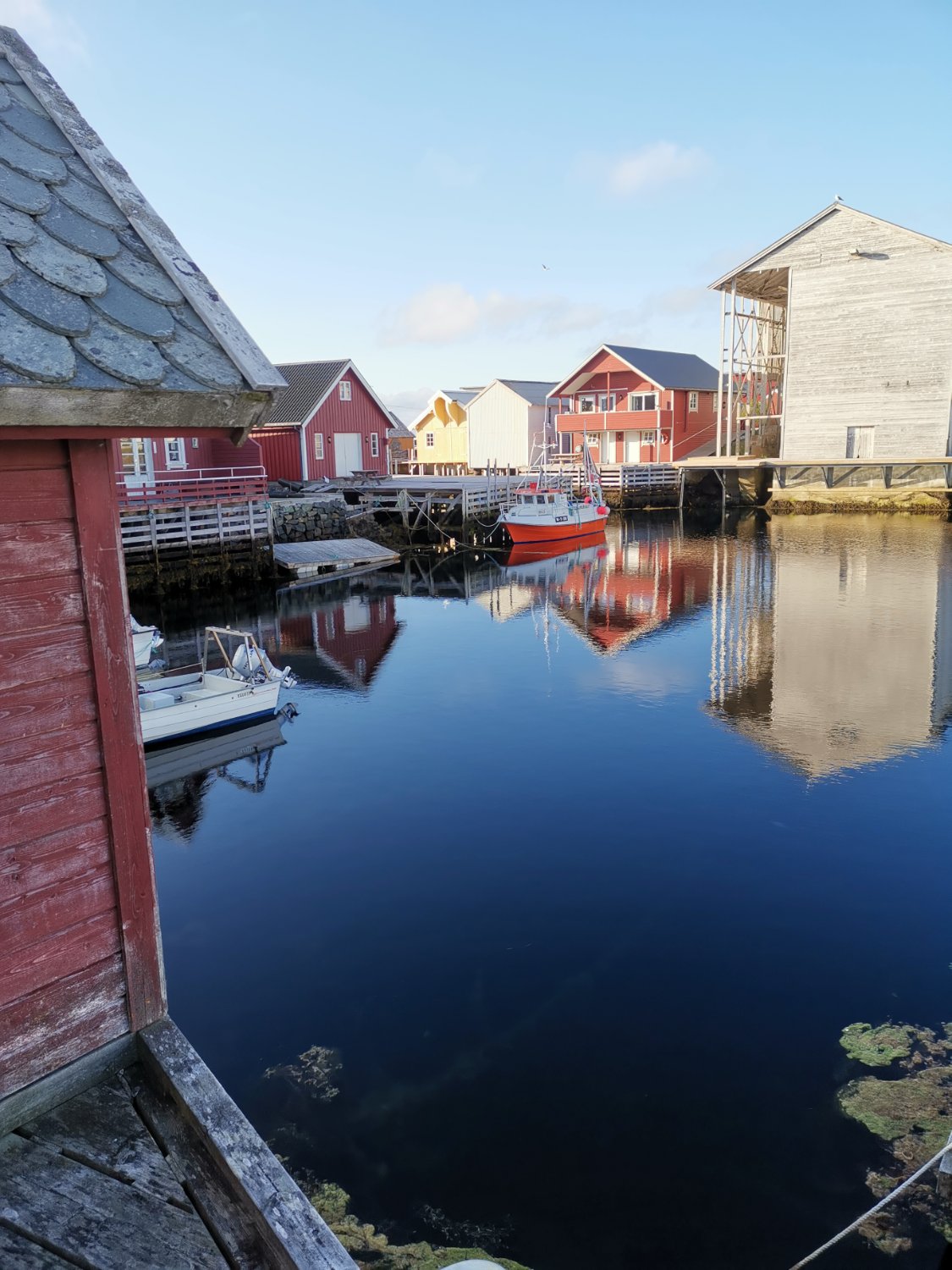 Solve Part of Veiholmen, Hopen,Norway jigsaw puzzle online with 130 pieces