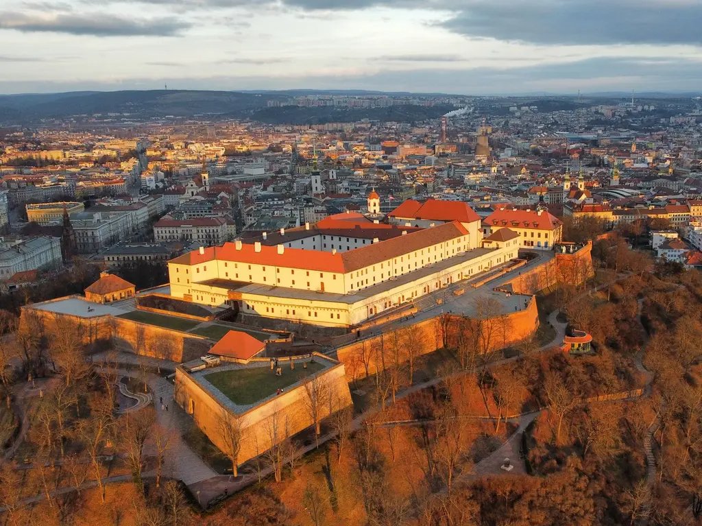 Solve Hrad Špilberk, Brno, ČR jigsaw puzzle online with 48 pieces Solve Hrad Špilberk, Brno, ČR jigsaw puzzle online with 48 pieces