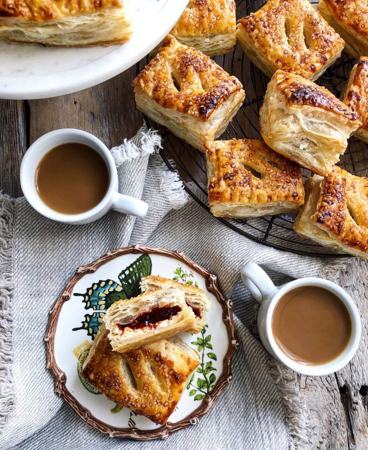 Solve CuBan PasTeLiTos de GuaYaBa : GuaVa & CreamCheese Pastries jigsaw ...
