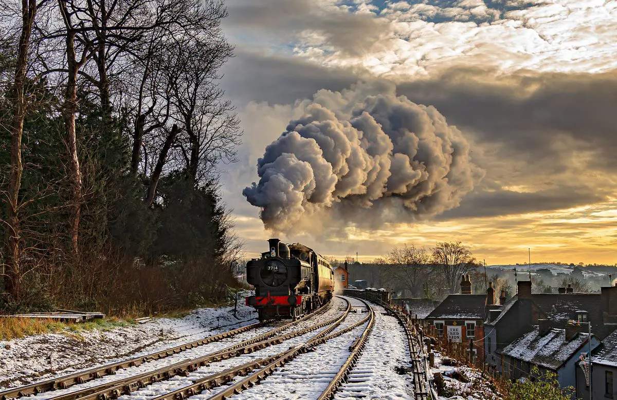 Solve GWR Class 57xx 0-6-0PT 7714 takes centre stage in winter scene ...