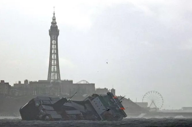 Solve MS Riverdance 2 jigsaw puzzle online with 88 pieces