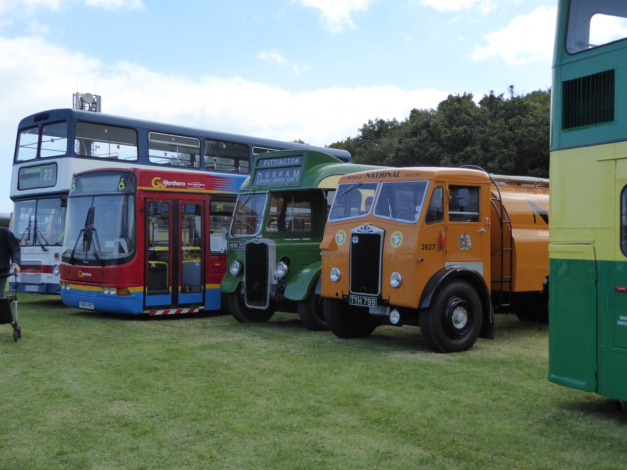 Solve Vehicles jigsaw puzzle online with 500 pieces