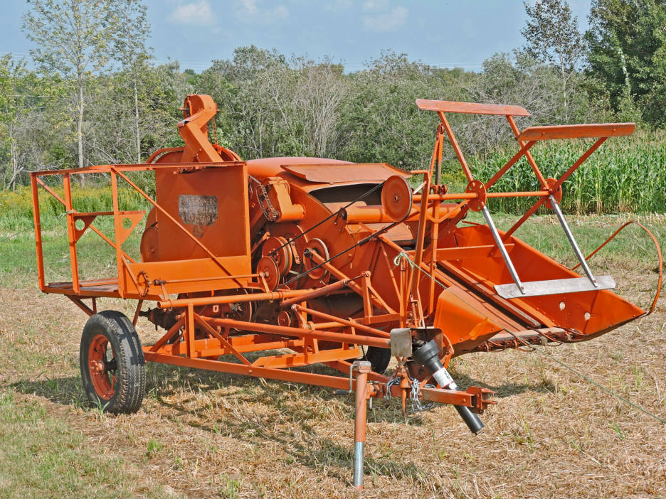 Solve Combine Harvester jigsaw puzzle online with 20 pieces