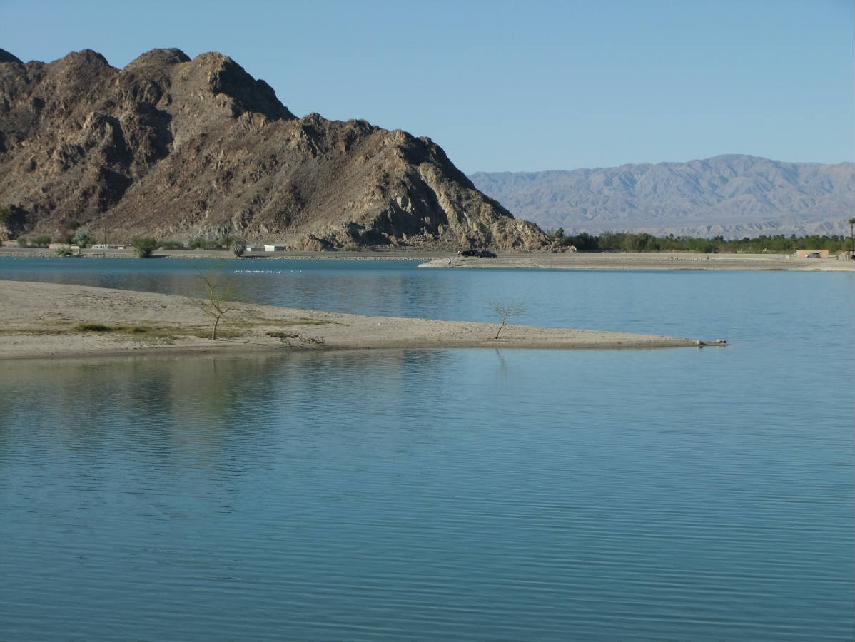 Solve Lake Cahuilla jigsaw puzzle online with 80 pieces