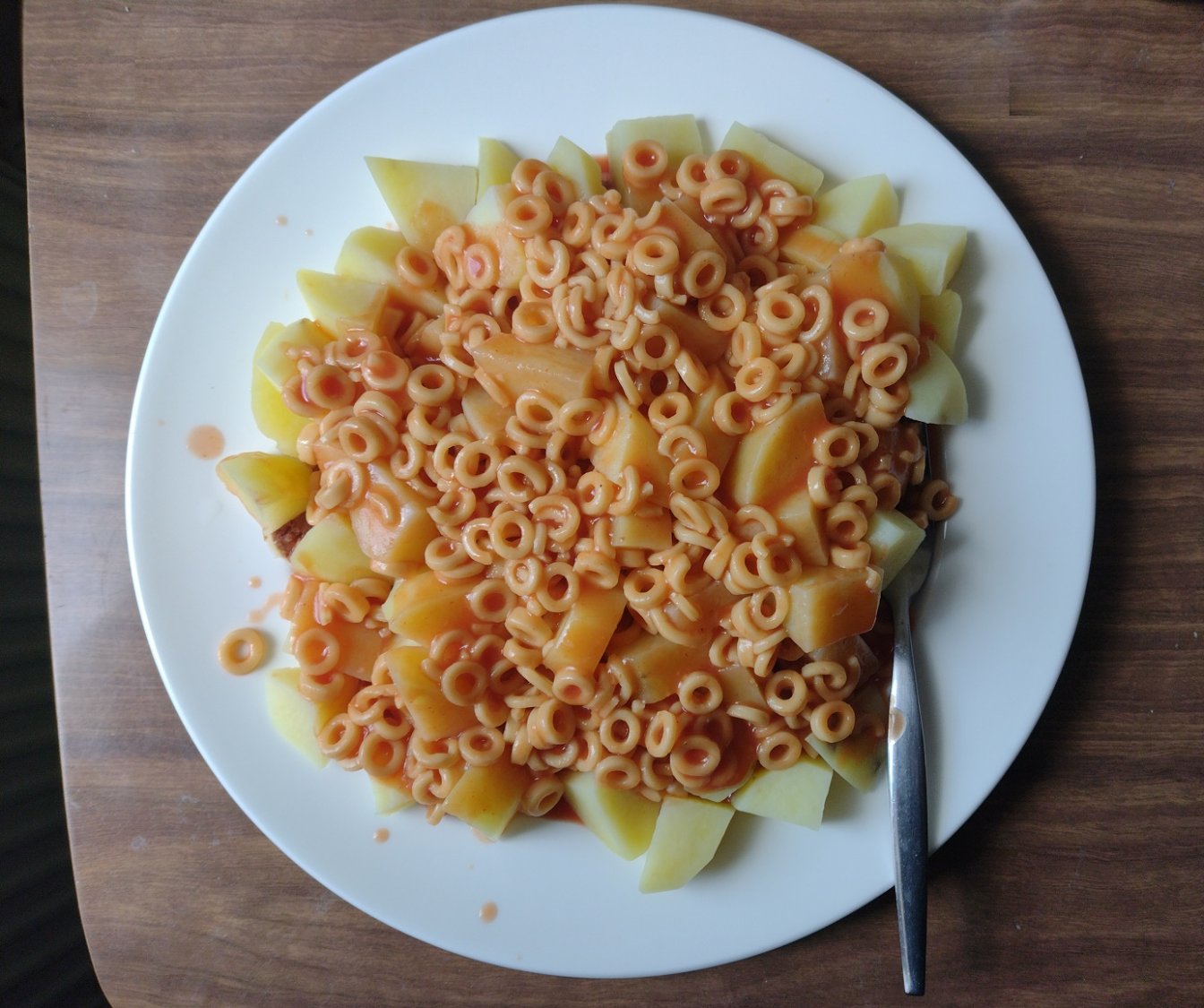 Solve Wobbly food - steamed potatoes & spaghetti hoops jigsaw puzzle ...