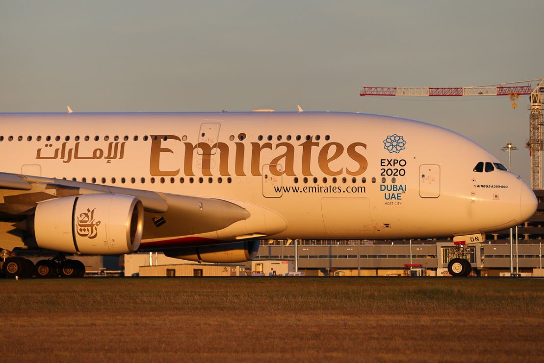 Solve Emirates - Airbus A380-800 jigsaw puzzle online with 216 pieces