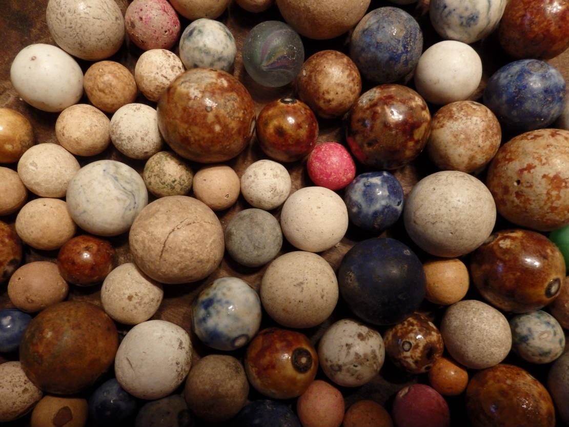 Solve A Bit Closer jigsaw puzzle online with 35 pieces