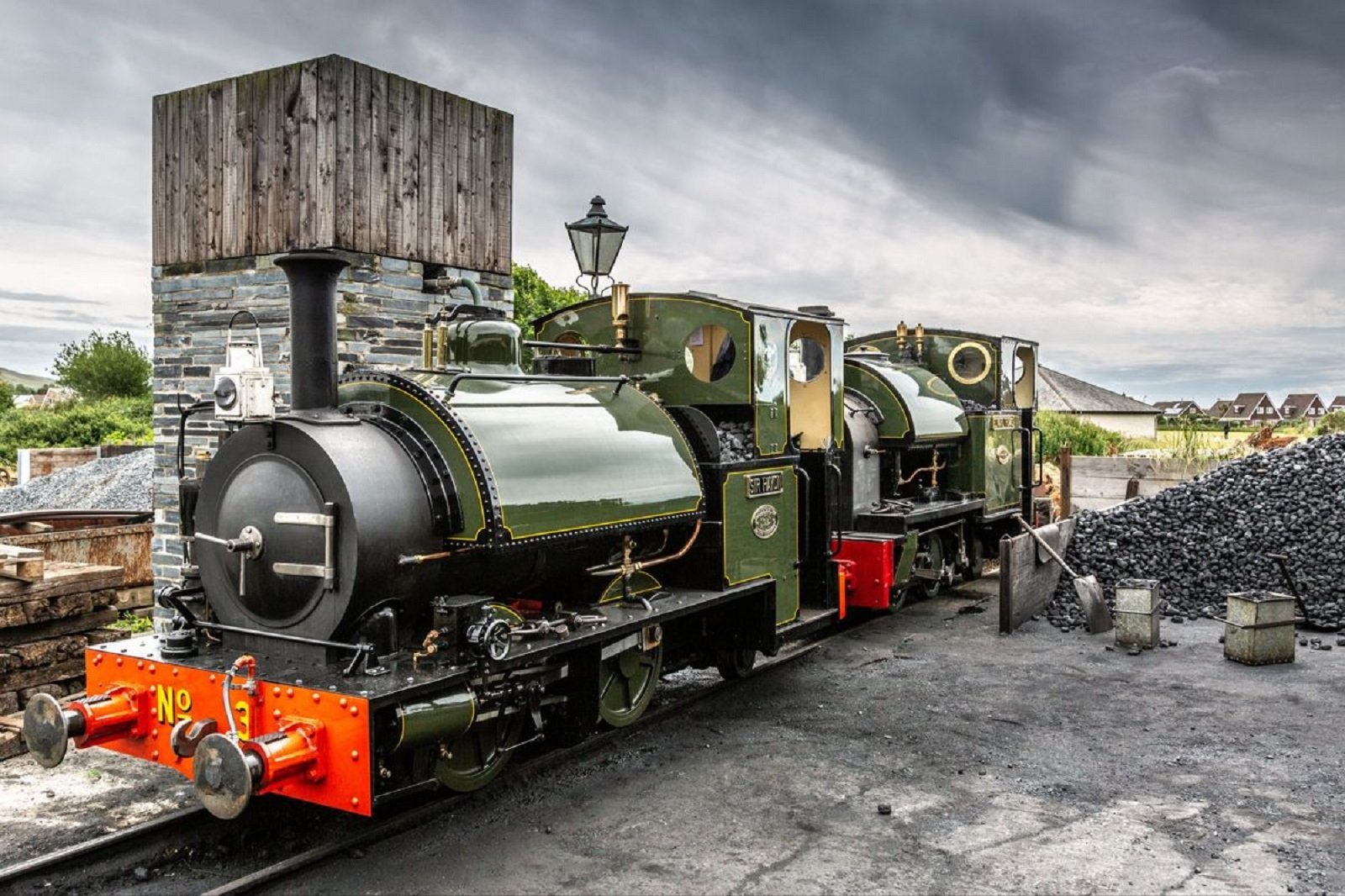 Solve Sir Haydn and Edward Thomas. jigsaw puzzle online with 247 pieces
