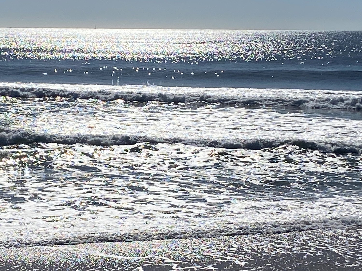Solve Pattern of waves of the sea. jigsaw puzzle online with 63 pieces